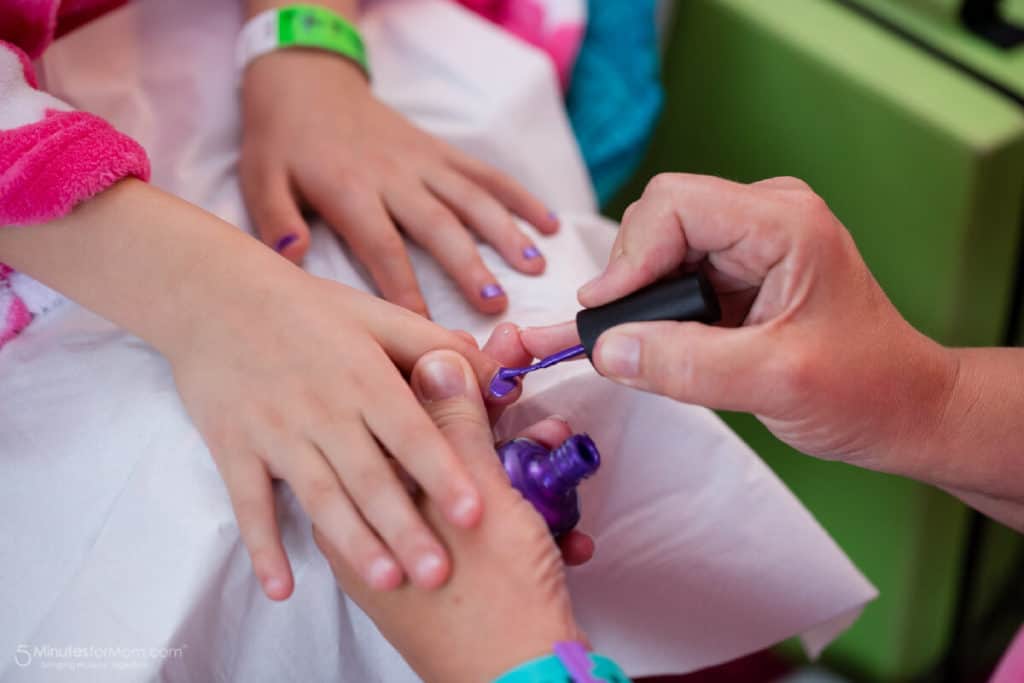 How to Plan a Spa Day for Girls #KidsActivities
