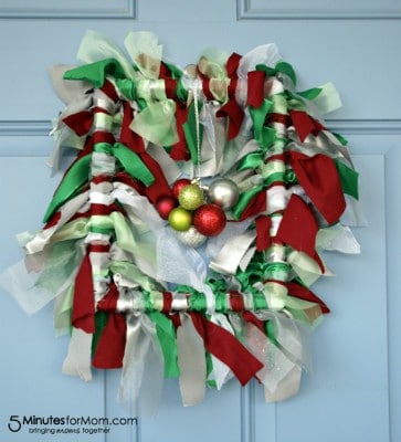 DIY Holiday Ruffle Wreath