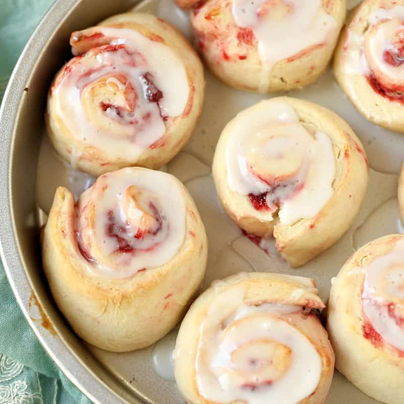 Super Easy Strawberry Sweet Rolls Recipe