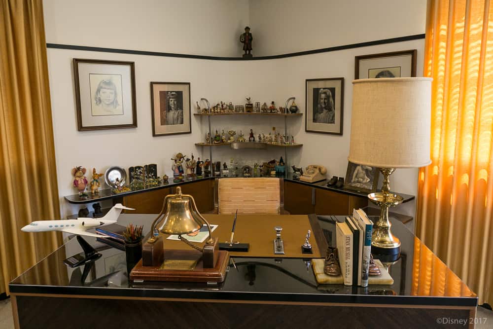 An Incredible Look Inside Walt Disney's Office - See How It Looked In ...