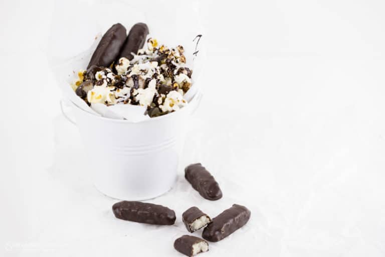 Whippet Sticks Coconut and Chocolate Popcorn Mix #HowDoYouWhippet