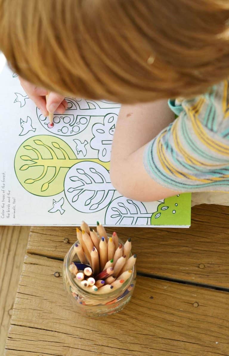 Secrets to Managing Screen Time with your Kids - Includes Free Printable