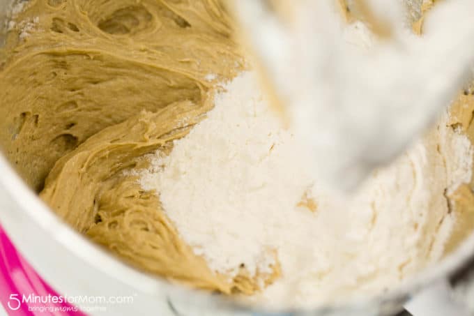 How to Make Perfect Chocolate Chip Cookies - 5 Minutes for Mom