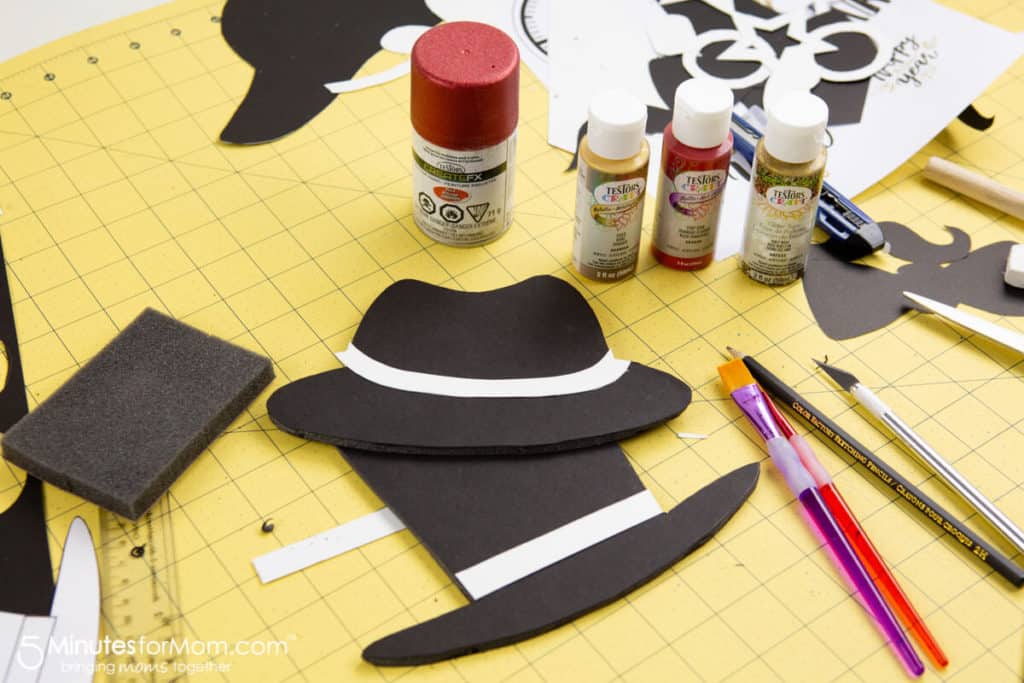 How to Make a Party Hat and DIY Photo Booth Props - 5 Minutes for Mom