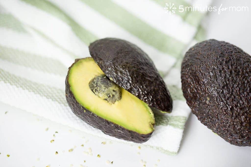 Blueberry Avocado Smoothie Bowl - 5 Minutes for Mom